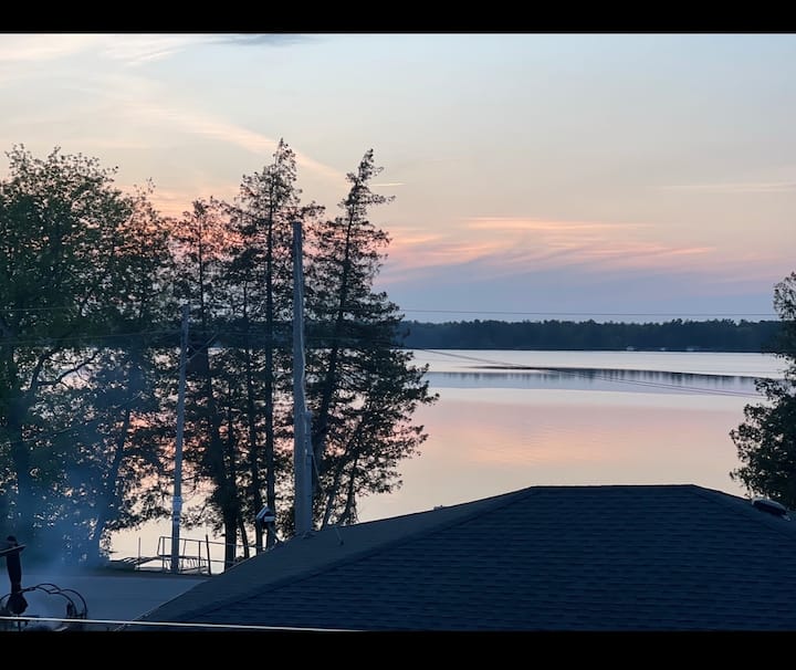 Sturgeon Lake Beach House - Kawartha Lakes