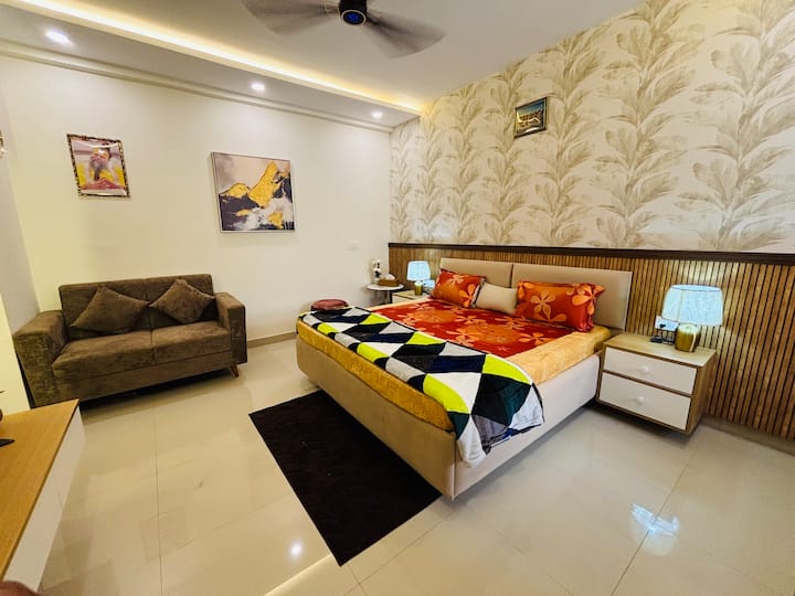 Shri Swamini Kunj – A Blissful Spiritual Stay - Vrindavan