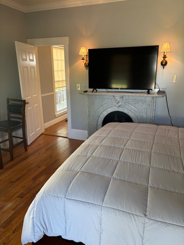 *Mels Hideaway*
Cozy Suite 
Near The Beach - Hull, MA