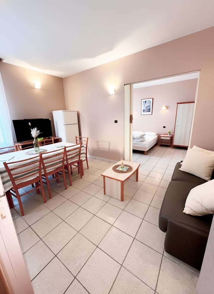 Appartement Spacieux 66 M² Vue Mer-plage à 1 Min - Portbou