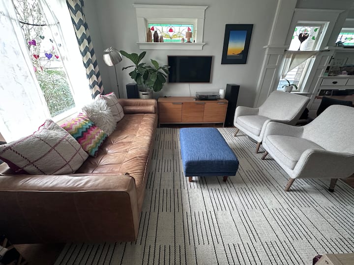 Two Level Home With 
Patio, Backyard Garden, Sauna - Vancouver