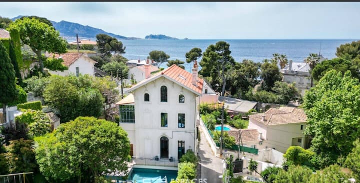 Maison De Charme Au Bord De La Mer - Marseille