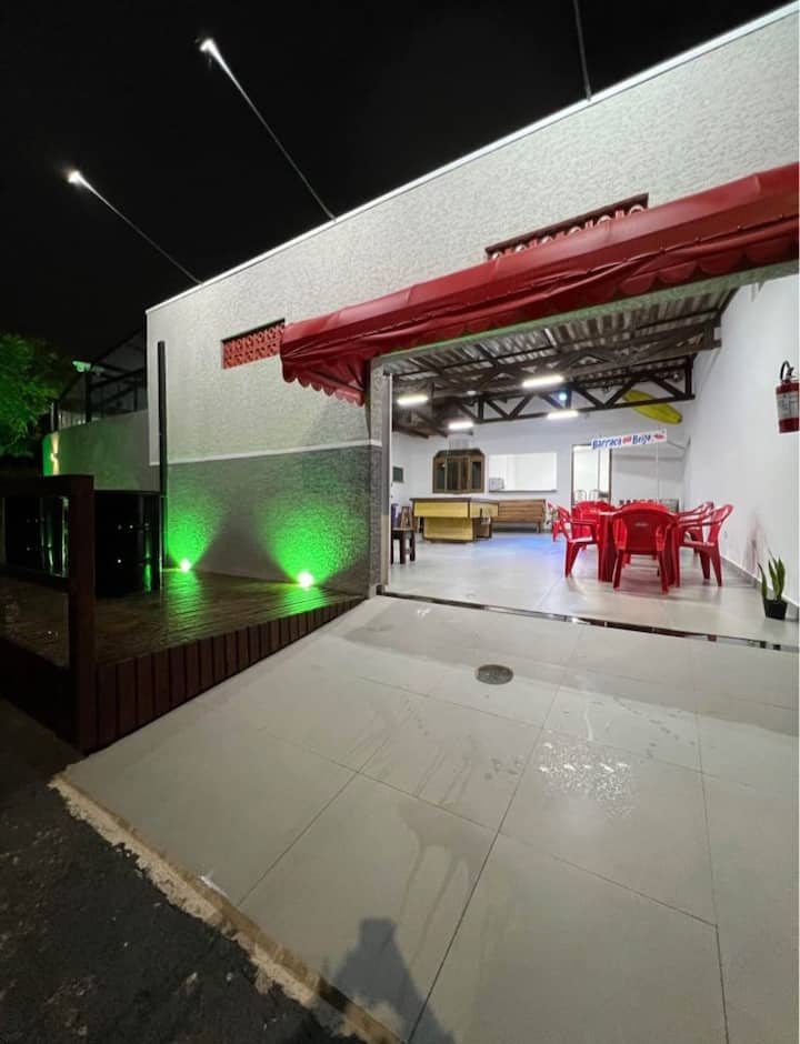 Espaço Para Eventos 
Acomoda 20 A 30 Pessoas - Curitiba