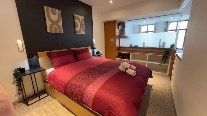 Central Apartment Steps From Grand Place - Berchem-Sainte-Agathe