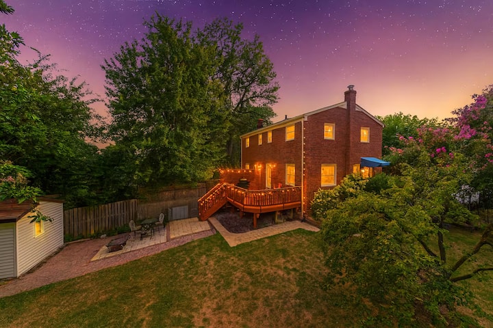Private Deck & Backyard | Sleeps 6 | 15 Min To Dc - Alexandria, VA