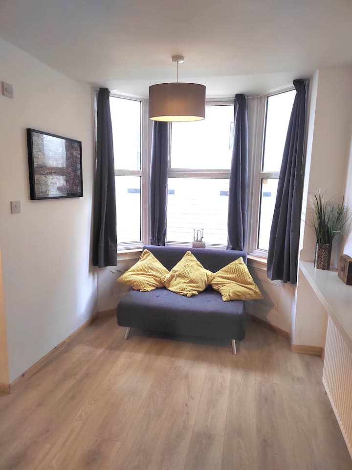 Comfortable Two Bed Ground Floor Flat Near Beach - Bournemouth