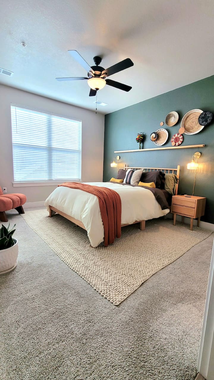 Luxe Noco Condo | Gym | Dog Ok | Parks & More - Longmont, CO