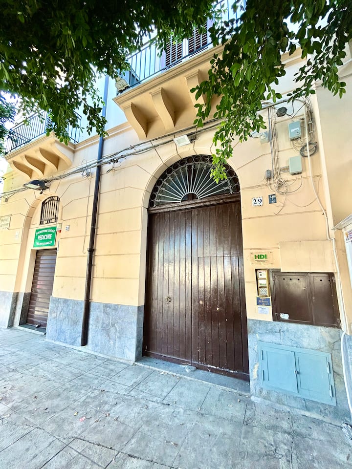 Cesare Ventinove Historic Center - パレルモ