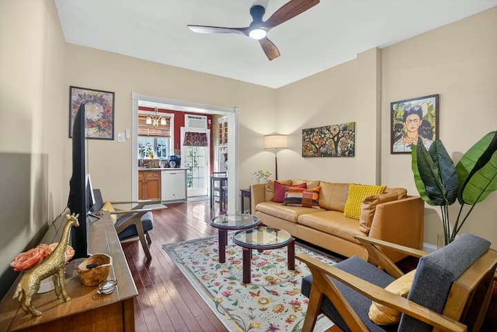 Cozy Urban Haven W/ Patios! 10 Minutes To Stadiums - Southwest Center City - Philadelphia