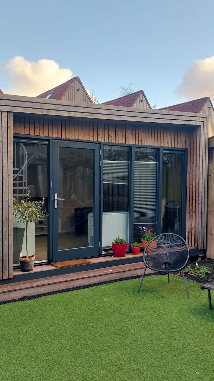 Tinyhouse Weesp: Ideaal Voor Concertbezoek - Amsterdam