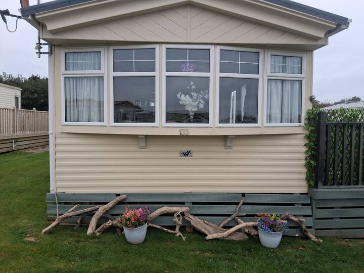 4 Birth Caravan In Lovely Park Site Near To Beach - Llangrannog