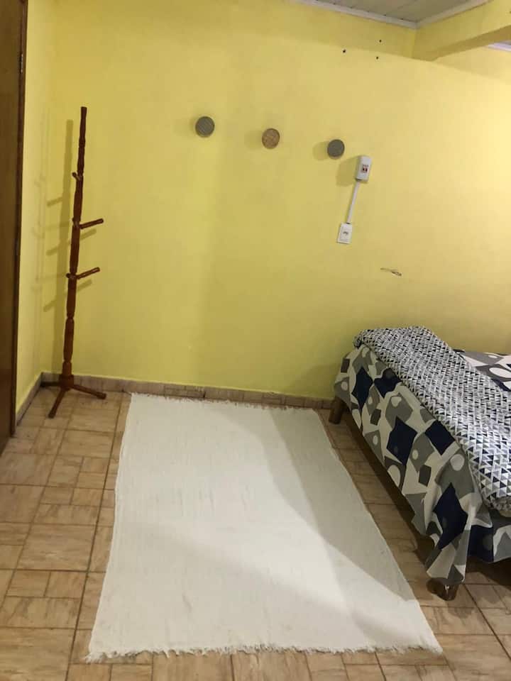 Flat Para Casal, Com Fogão Geladeira - Trindade