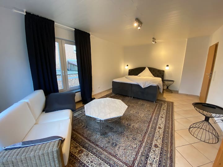 Royal Possession Near Phantasialand - Hürth