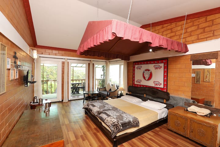 Pet Friendly Rainforest In Coonoor | Lamb's Rock - Coonoor