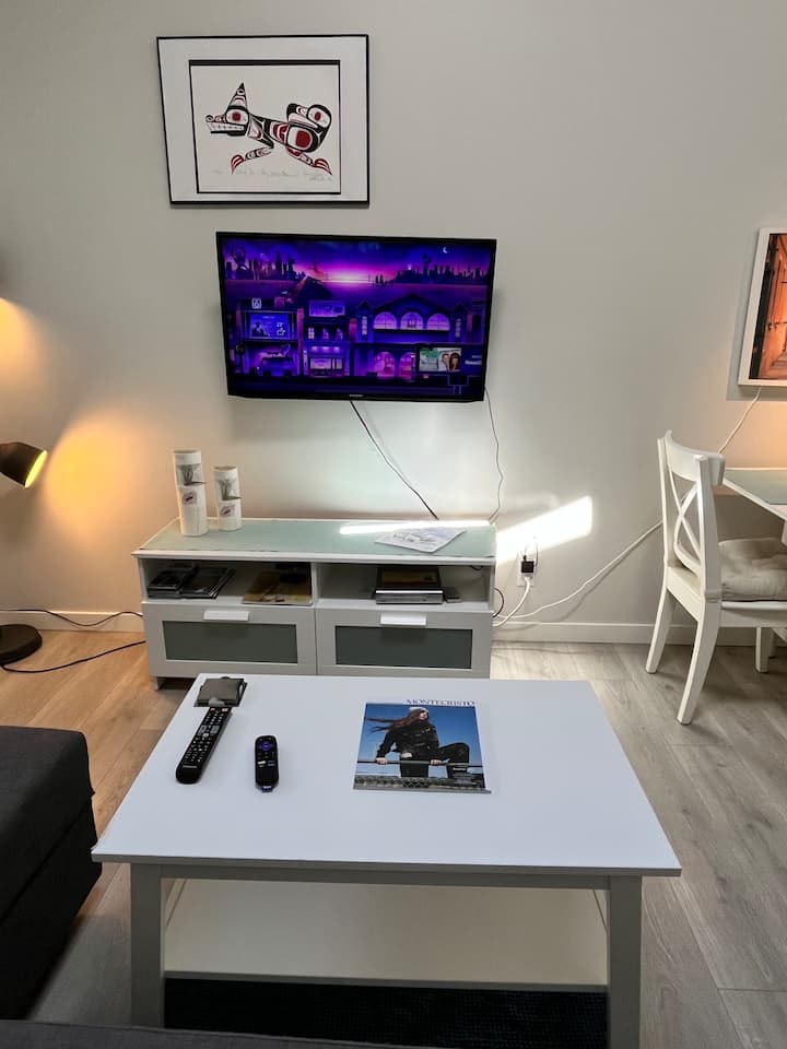 Actors Retreat
 2 New Listing 20% Off Booking Left - Burnaby