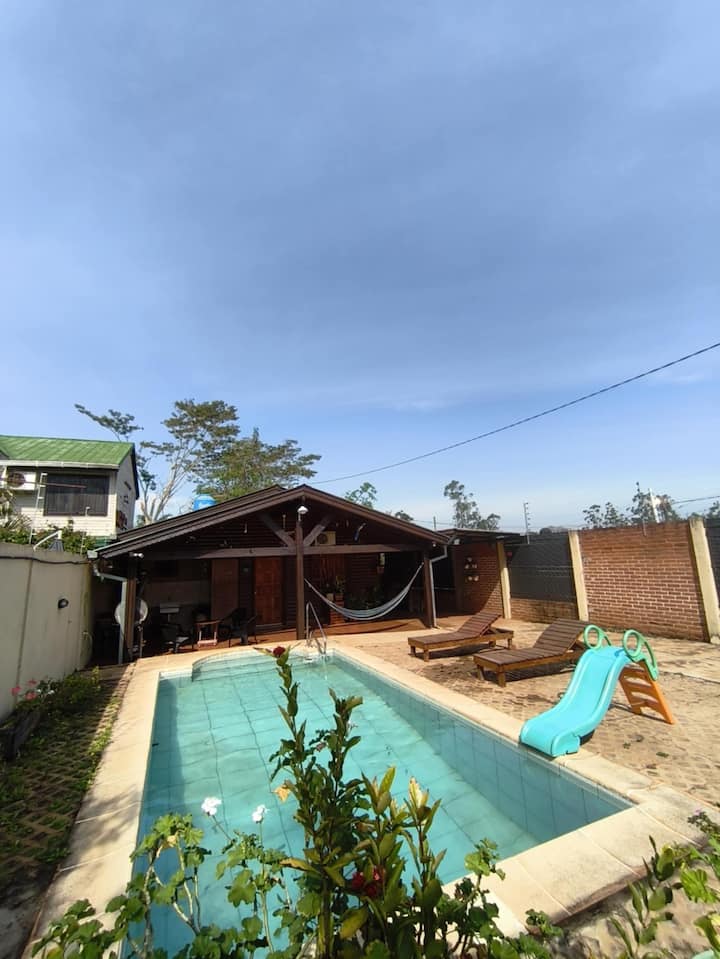 Silvia Cabaña Con Piscina Privada Y Quincho. - Puerto Iguazú