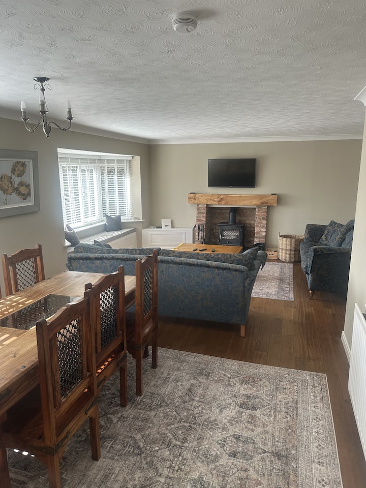 Cosy Hadrian’s Wall Bungalow: Walk, Bus, & Pubs! - Northumberland