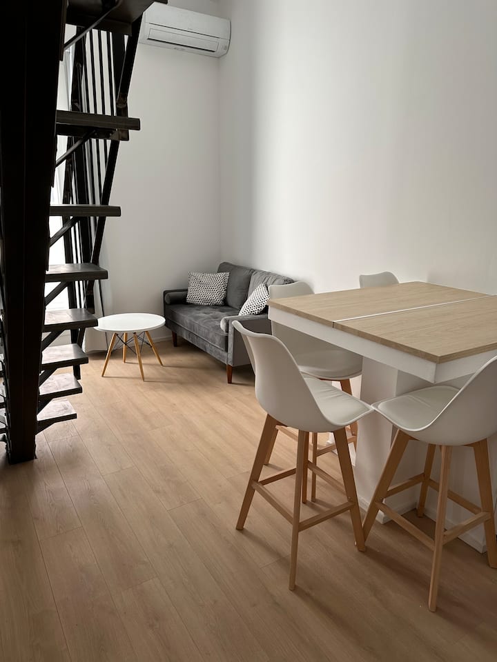 Charmant T2 En Duplex Avec Terrasse - Marseille