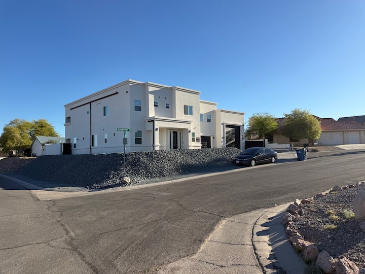 Spacious 5- Bed, 7 Bath House In Bullhead City - Bullhead City, AZ