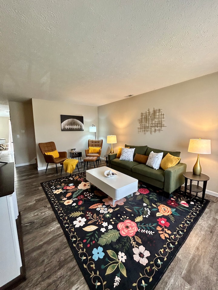 Bloomington Bigfoot Bunkhouse - Bloomington