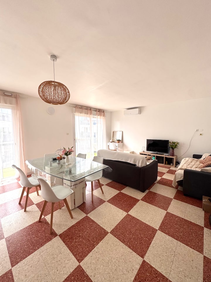 Grand T2 Lumineux Proche Gare - Sète