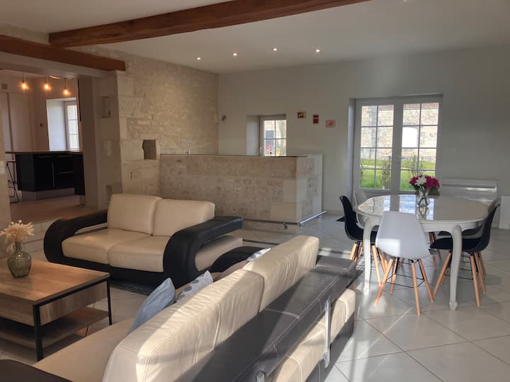 Gîte Dans Une Ferme Charentaise Typique - Charente-Maritime