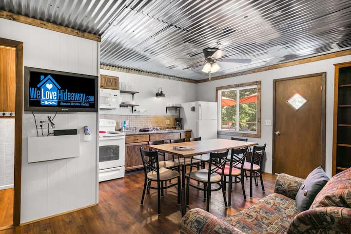Skyline Cabin - Lakefront Table Rock Lake - Shell Knob, MO