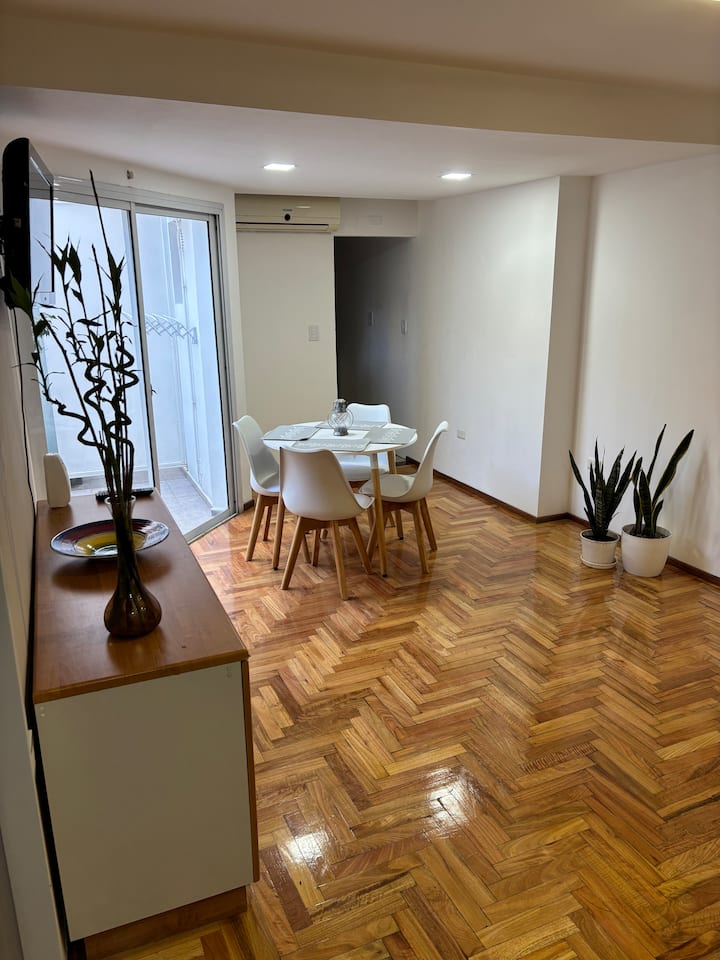 Montevideo 550 B - Córdoba, Argentina