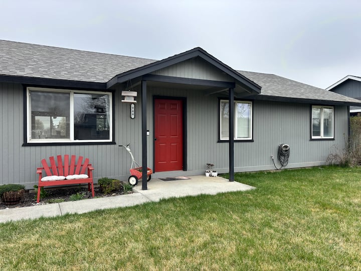 Home In Quiet Neighborhood - Moses Lake, WA