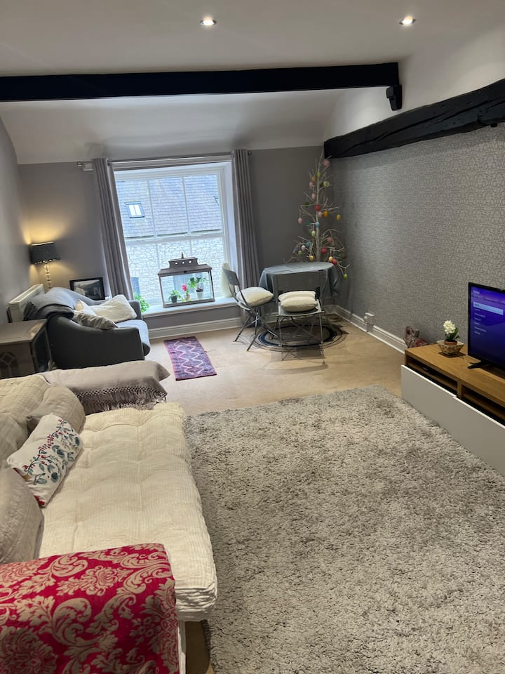 Peak District Flat With Outdoor Spaces & Views - Hathersage