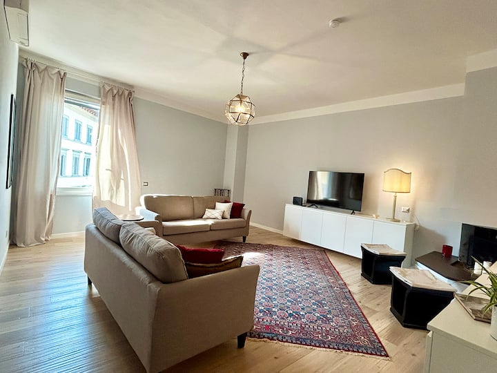 Unique Penthouse With Terrace, Steps To S. Lorenzo - Florence