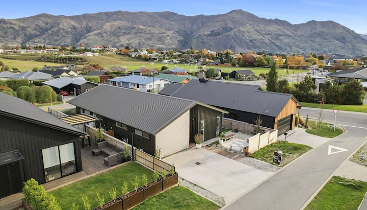 Modern 4br Home – Close To Town & Attractions - Wanaka