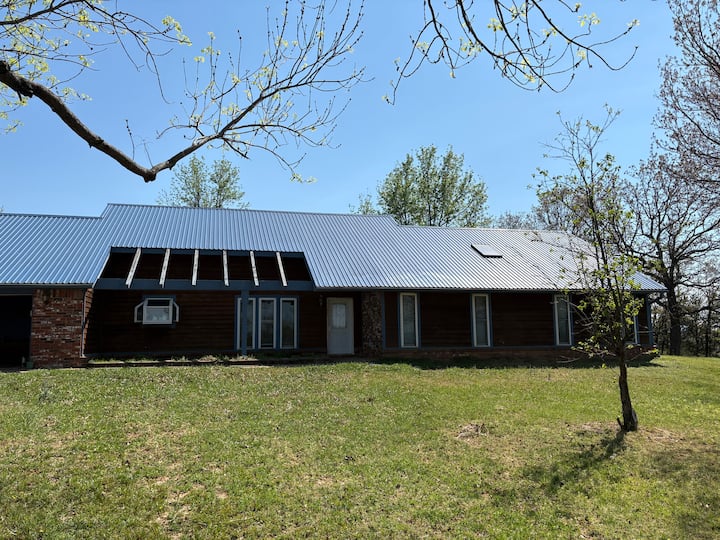 Ranch‑style Retreat In Howe, Ok - Sleeps 9 - Oklahoma
