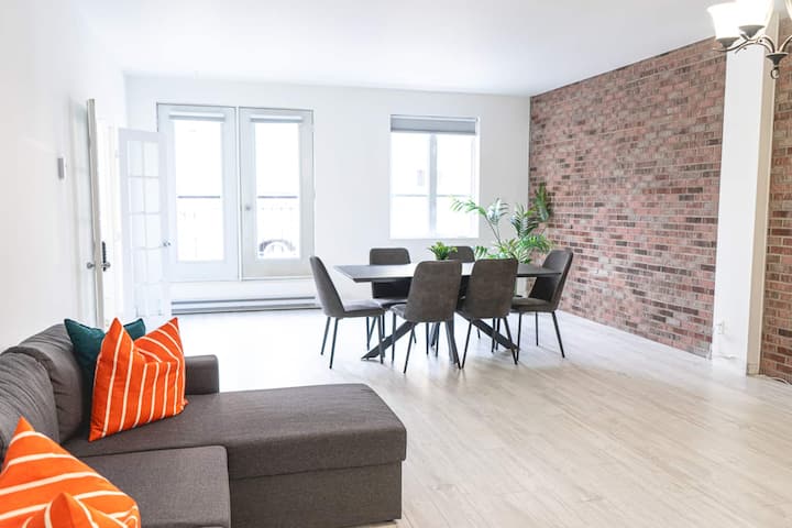 Le District Saint-roch - Stationnement Gratuit - Quebec City