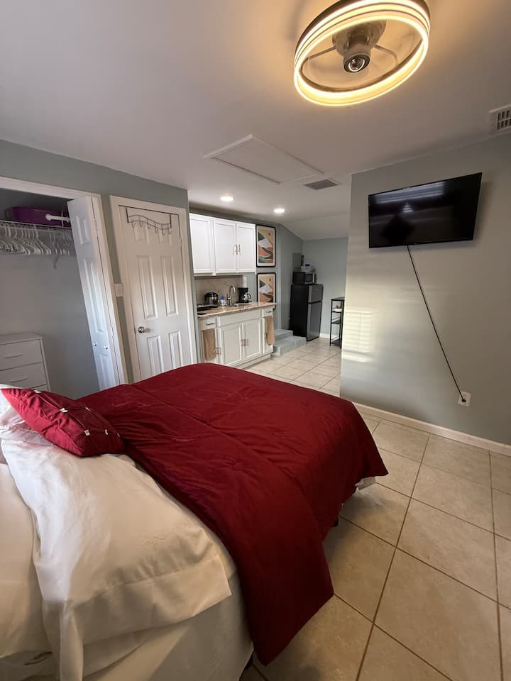 Welcome To Saint Petersburg 33710 - St. Petersburg, FL