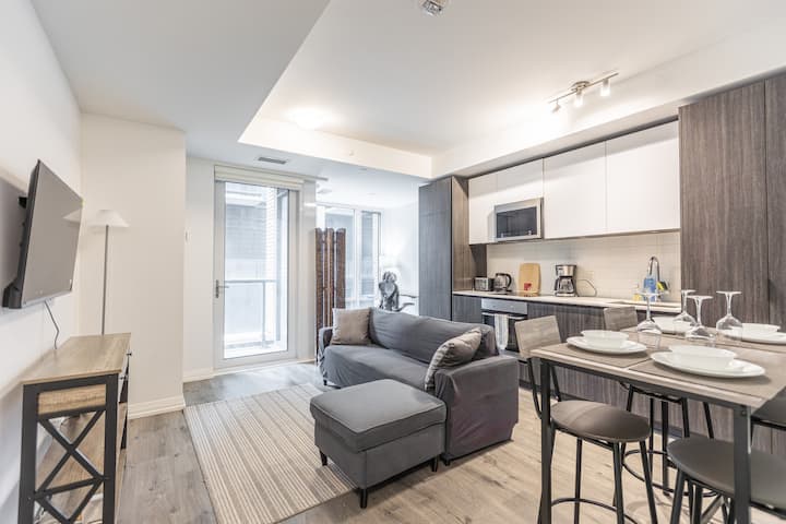 Cozy Luxe Condo | Steps To Cn Tower&rogers Center - Toronto