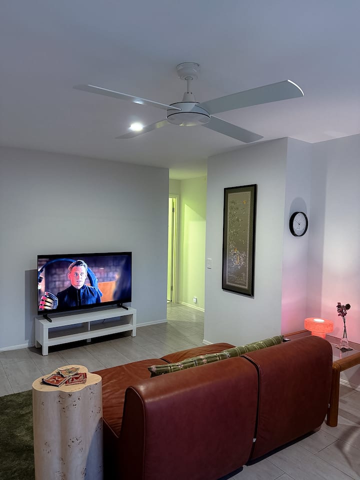 Cosy 2br Retreat. Steps From Theme Park Fun! - Australian Outback Spectacular