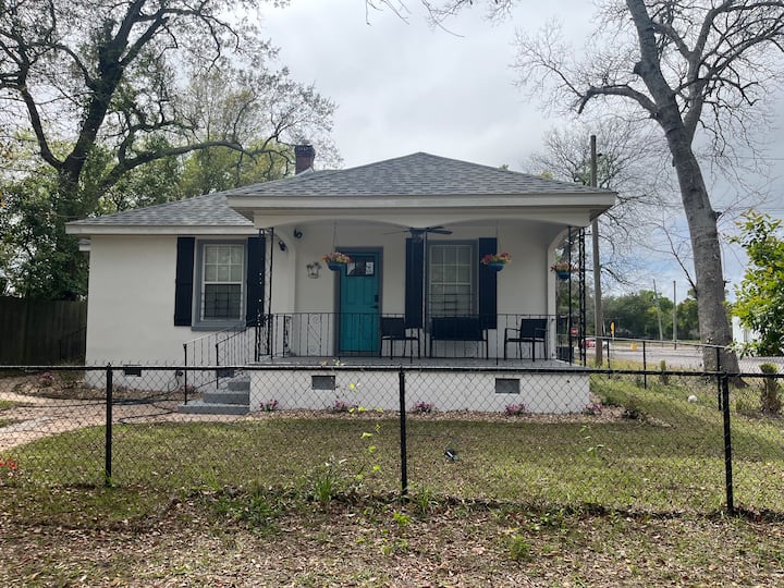 Front Gate Hideaway - Pensacola Beach, FL
