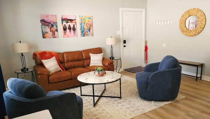 New! Centrally Located 2b/2b Apartment Near A&m - College Station, TX