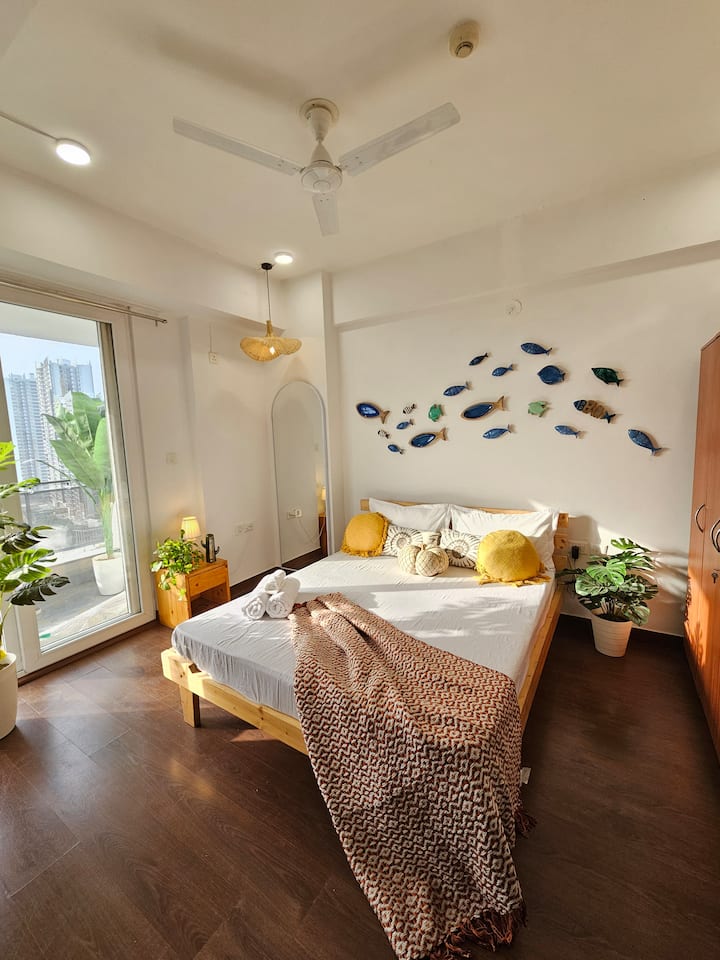 Coral Cosy 1bhk Plaza@106/airport/dwarka Xpressway - 古爾岡