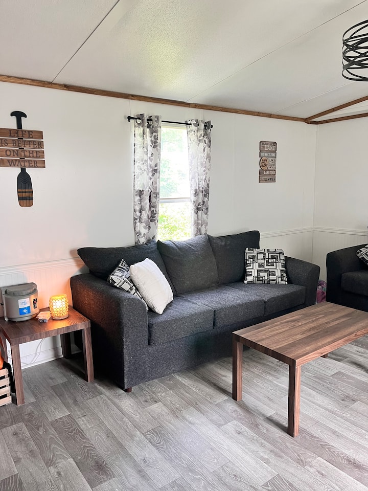 Cozy Mobile Home Retreat At White Lake - White Lake, NC