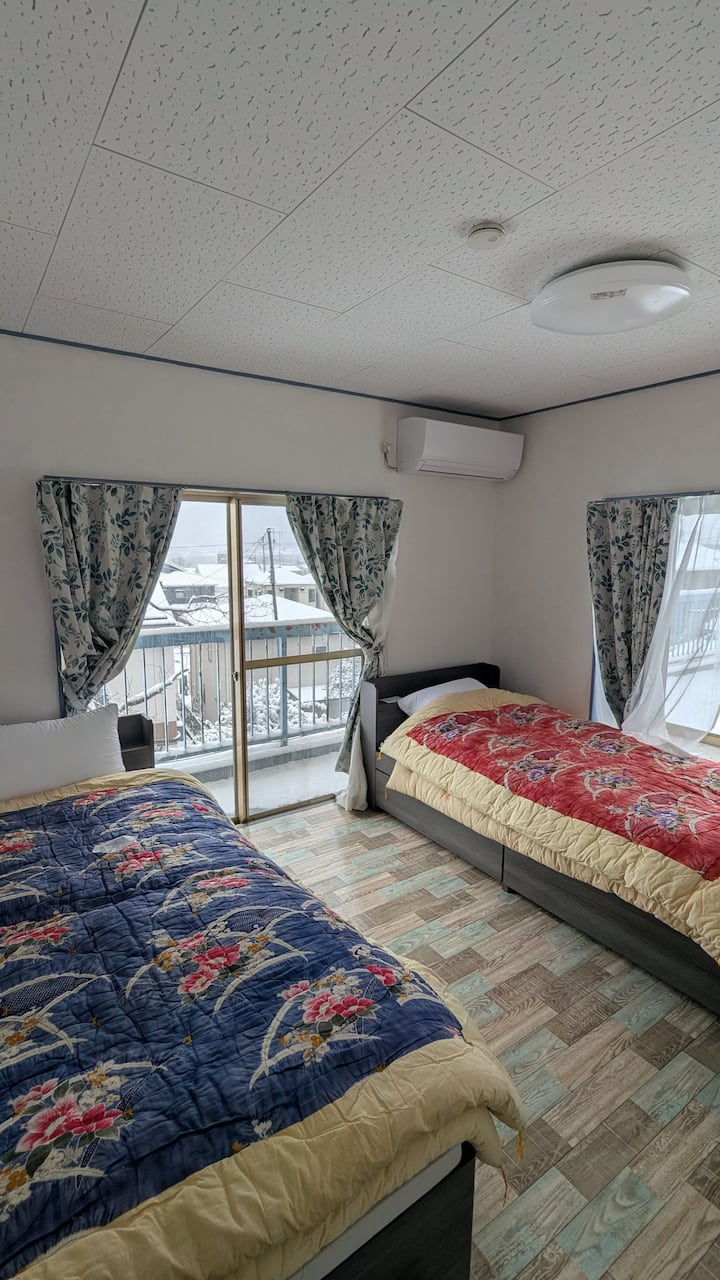 青梅宿に4月にオ-プン
少しでも街の人の流れが増えることを望んで企画
イベント青梅大祭5月2-3日 - Ome