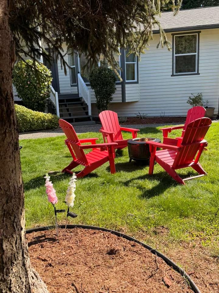 Morden 3br House, Huge Yard, A/c, Pets, King Beds - Shoreline, WA