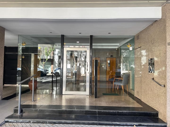 Amplio Y Confortable Departamento Céntrico. - Argentina