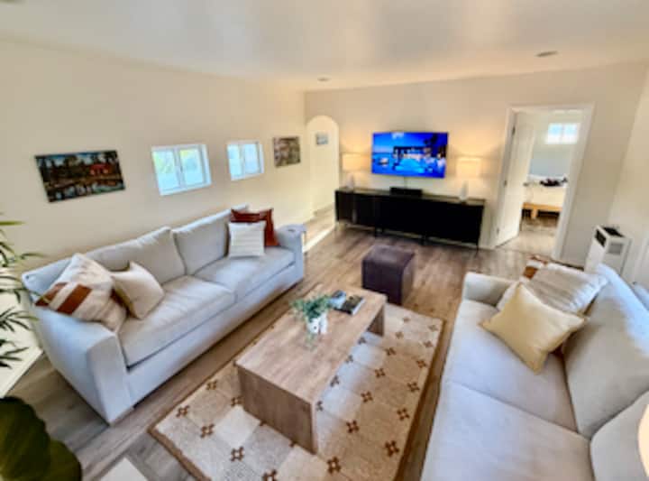 Montecito Brickstone Cottage - Summerland, CA