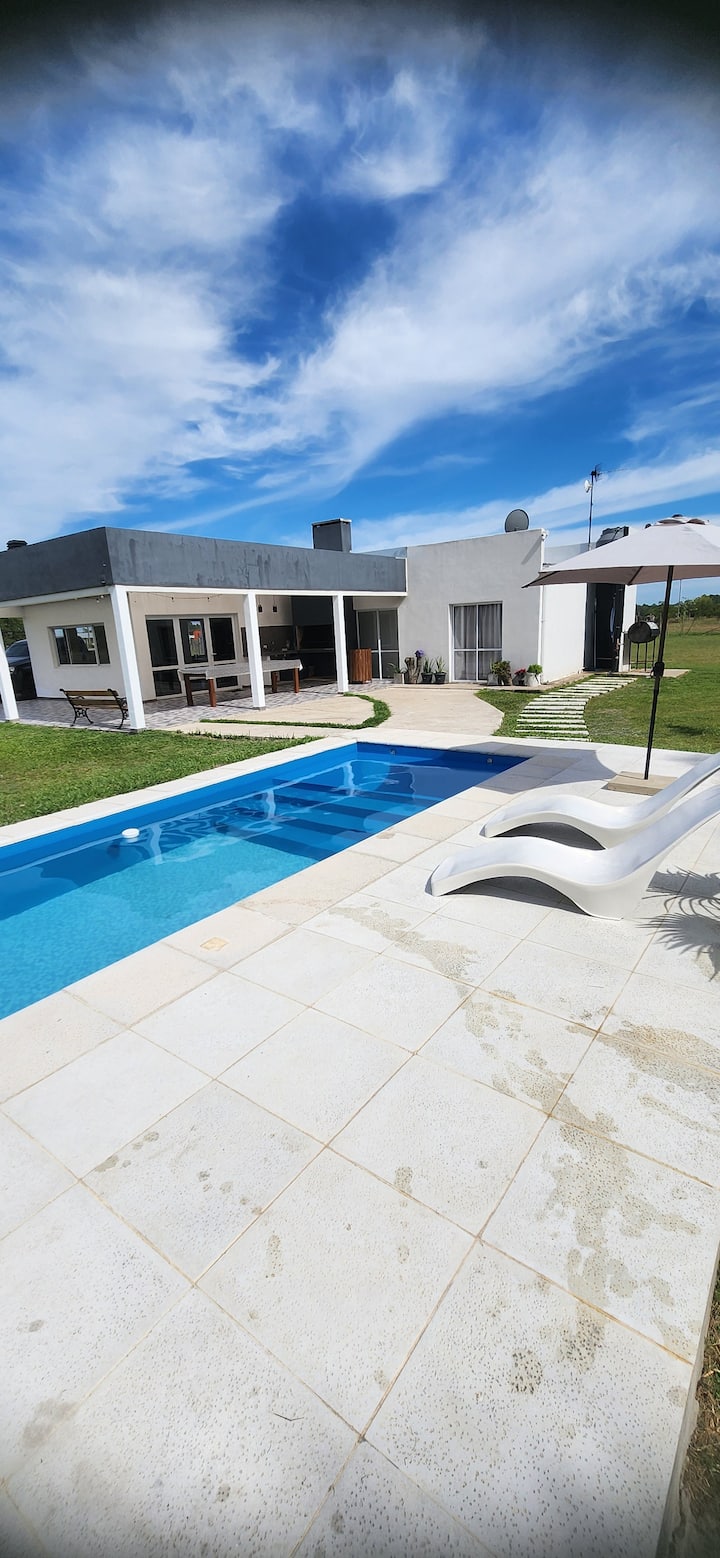 Casa Aires. Casa De Campo. - Monte Caseros