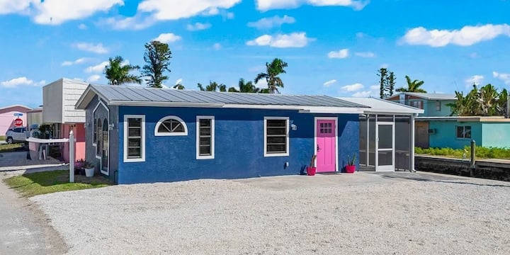 Cozy 1 Bedroom Cottage In Colorful Matlacha - Matlacha, FL