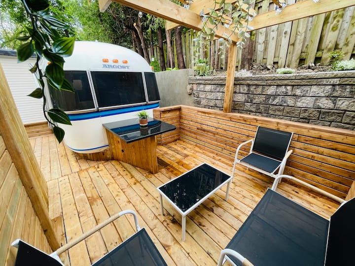 Airstream Tiny Home Right In Toronto Free Parking - Toronto