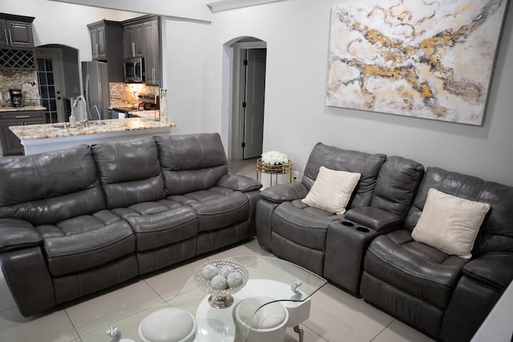 Modern 3br Retreat • Near Orlando & Daytona Beach - Deltona, FL