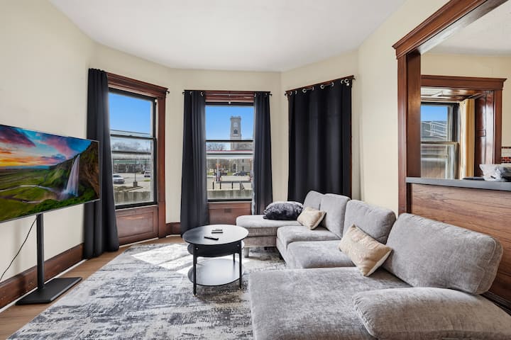 2 Bedroom Apartment Near Downtown Akron - Portage Lakes, OH